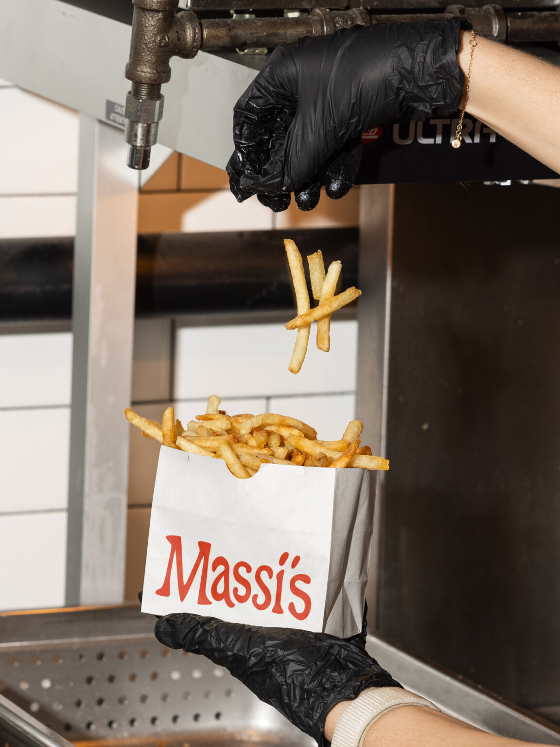 Massis Italian Sandwich Shop Brand Identity | Saint-Urbain